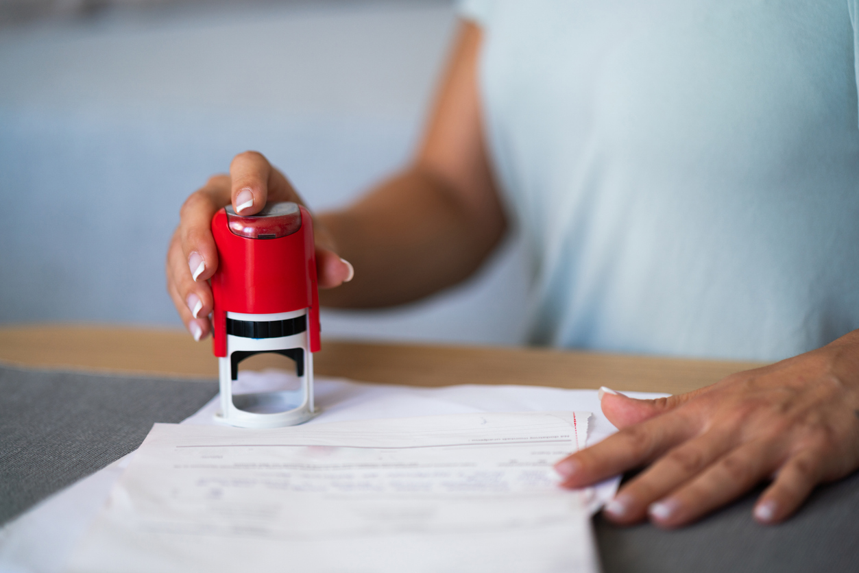 Can I Notarize a Family Member | Florida Notary Association